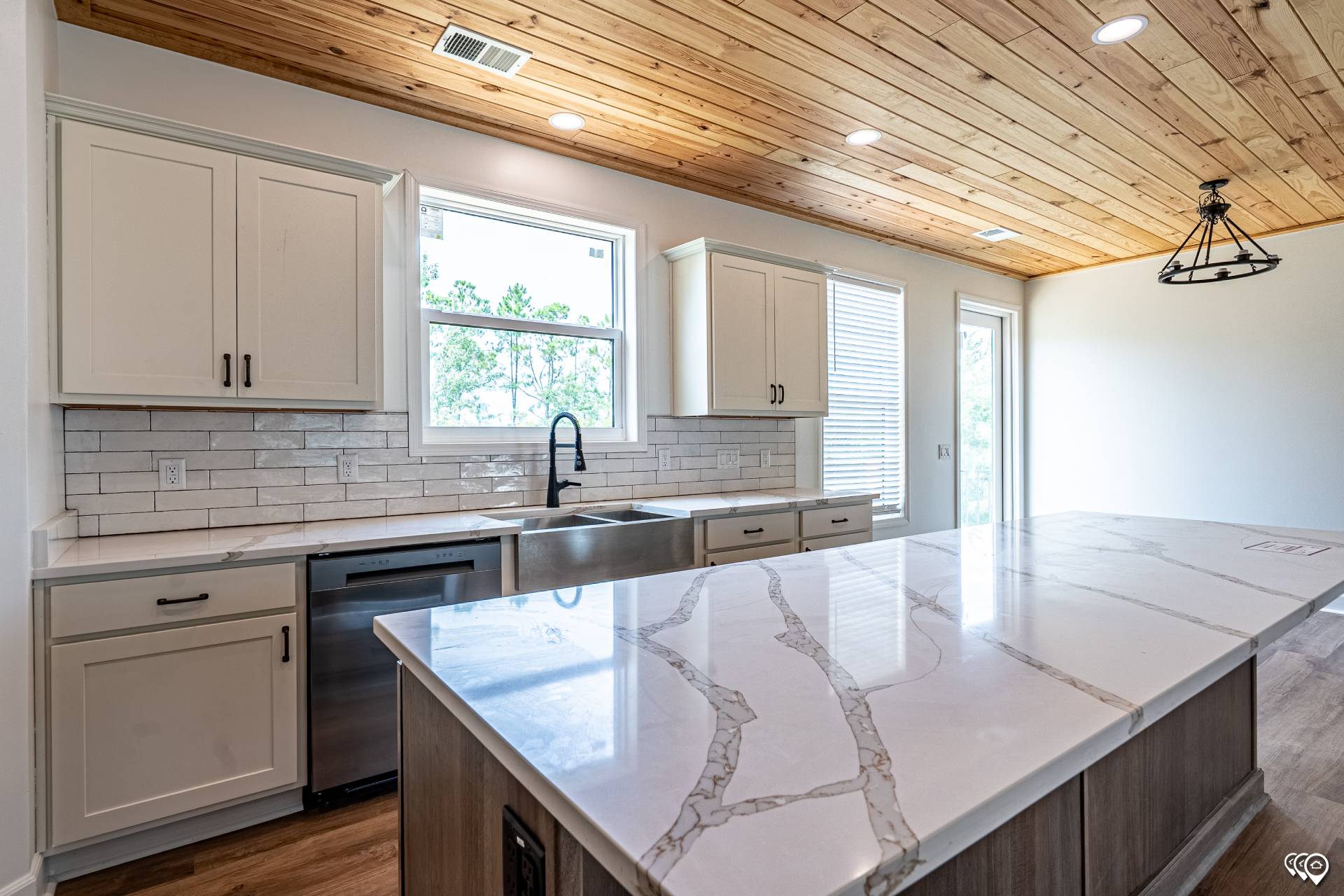 Classic Series DW Ace 1008-62-3-32 V2 From